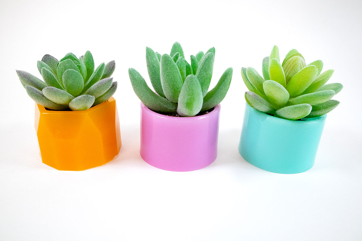 DIY Resin Craft | How to Make Mini Resin Planters - Pretty Abstract Makes